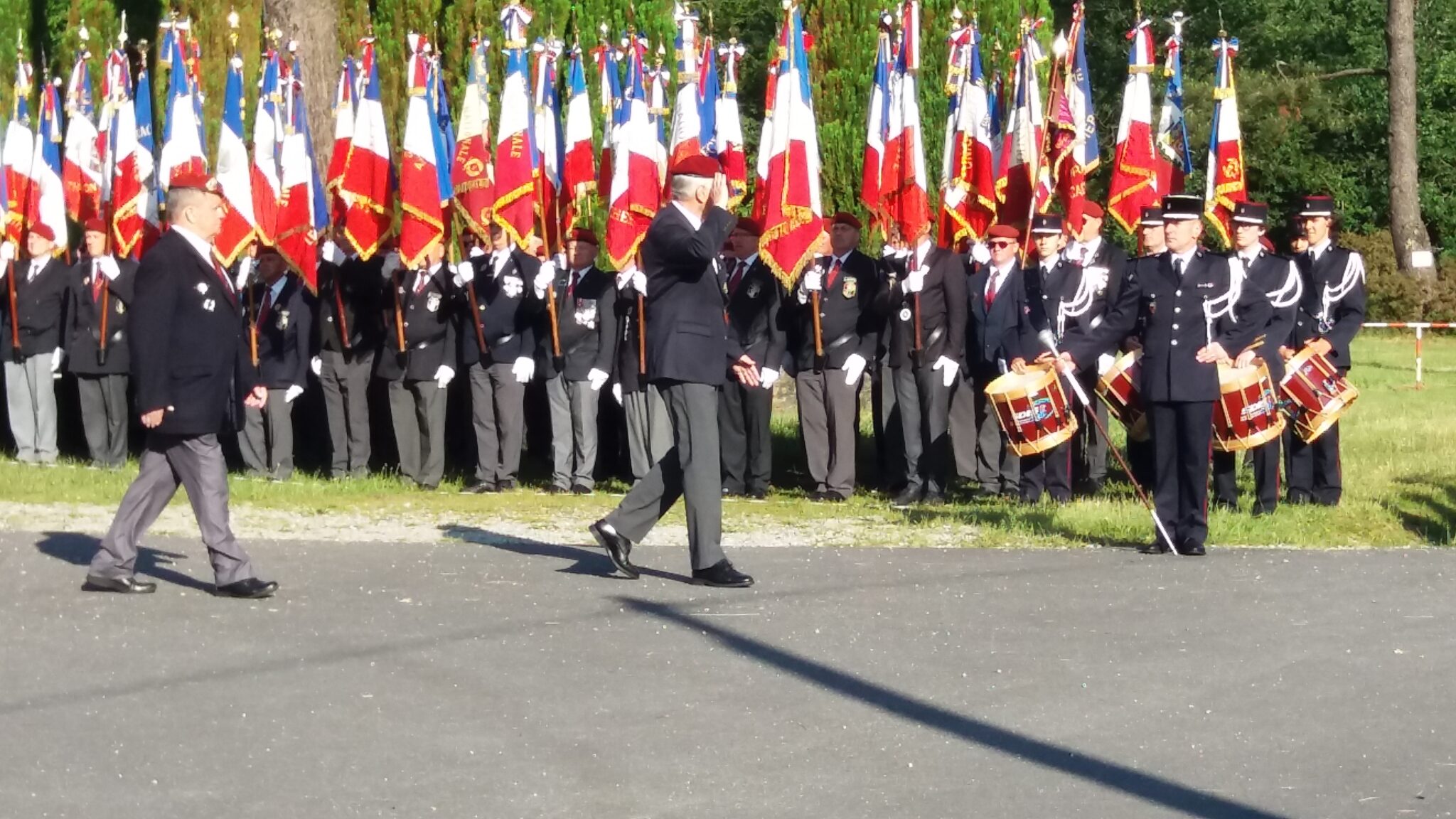 La Tenue Vestimentaire Du Porte-Drapeau - Section 281 Dreux "Lieutenant Antoine de La Bâtie"